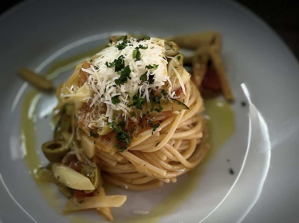 SPAGHETTI con una salsa de tomates - Chef Ghedi